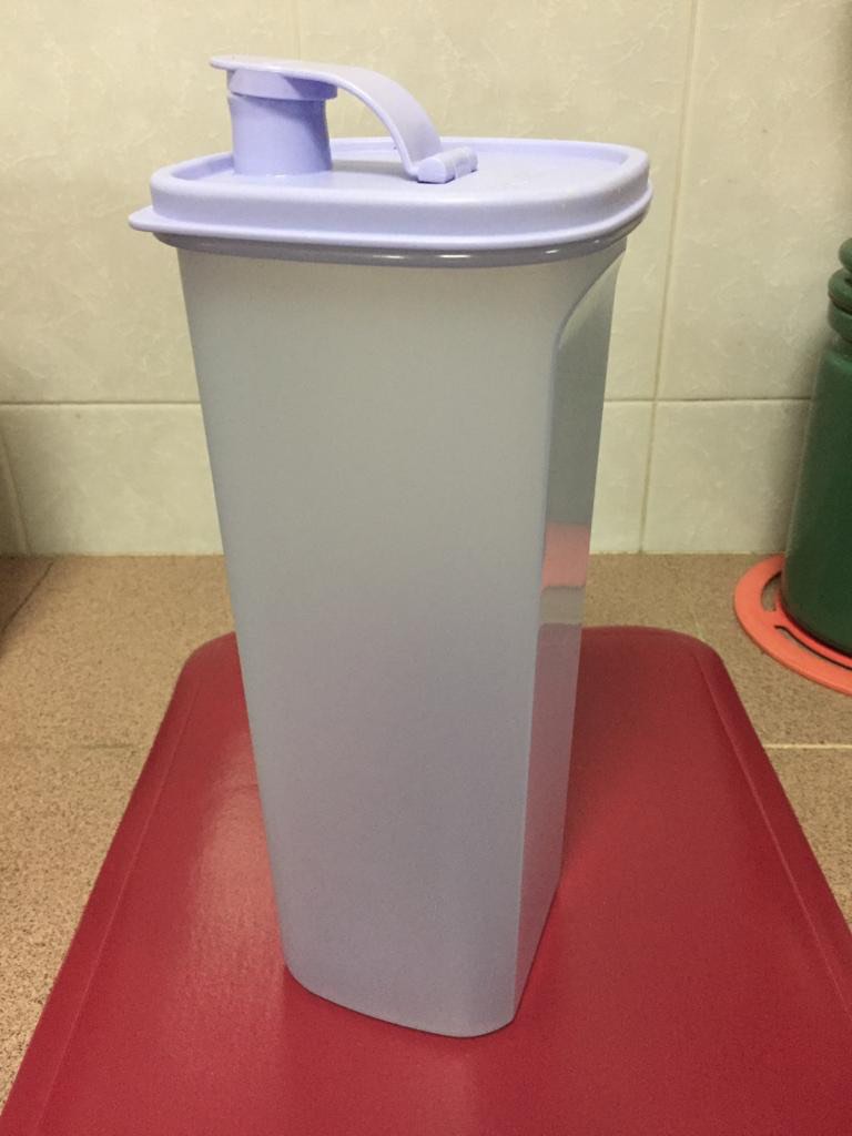 Tupperware Fridge Water Bottle 2L, Furniture & Home Living, Kitchenware ...