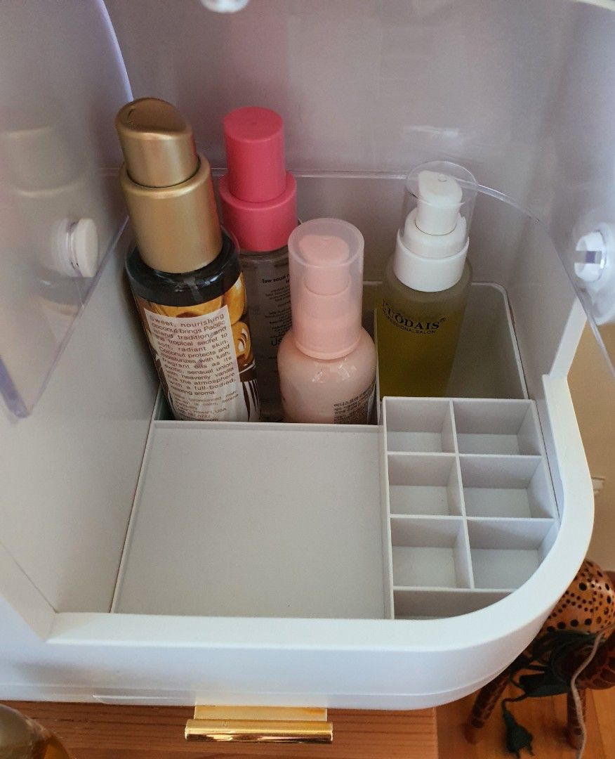 Vanity top organiser, Women's Fashion, Jewelry & Organisers, Accessory ...