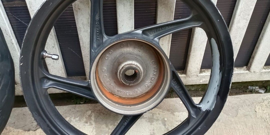 Velg vario 125 old, Aksesoris Mobil di Carousell