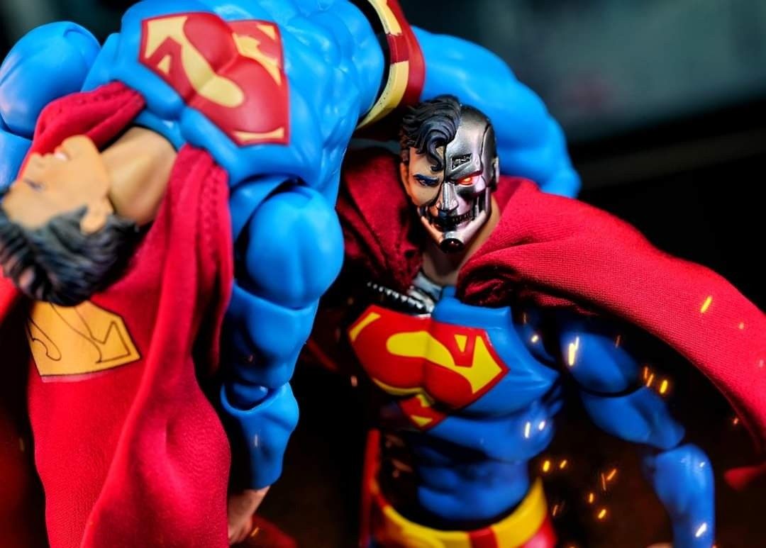 VERY HOT & RARE!! SOLD OUT EVERYWHERE *IN STOCK NOW!* Medicom MAFEX ...