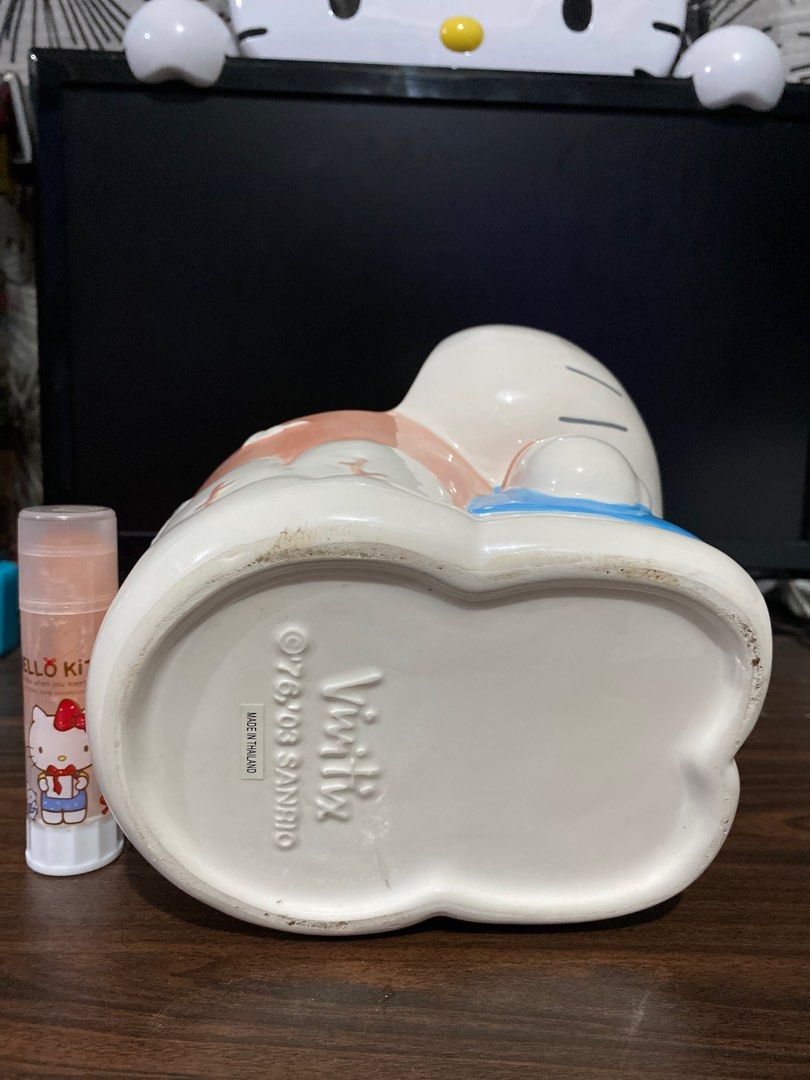 VIVITIX X HELLO KITTY FLOWER VASE, Furniture & Home Living, Home Decor ...