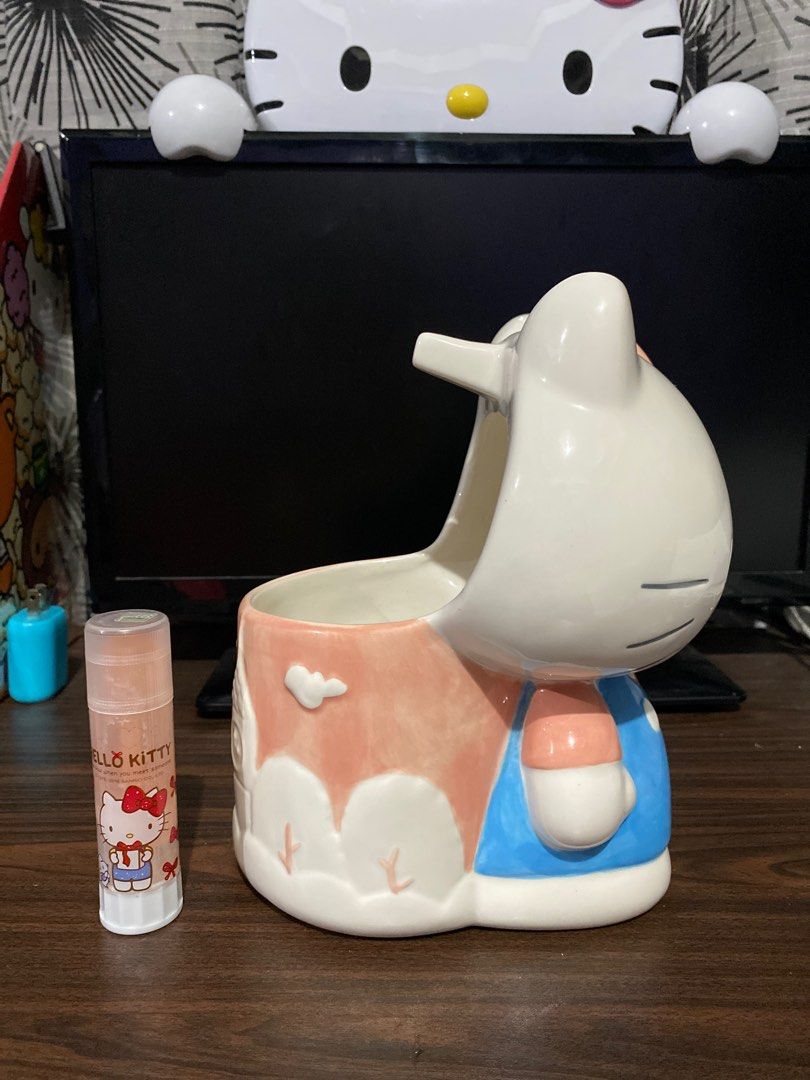 VIVITIX X HELLO KITTY FLOWER VASE, Furniture & Home Living, Home Decor ...