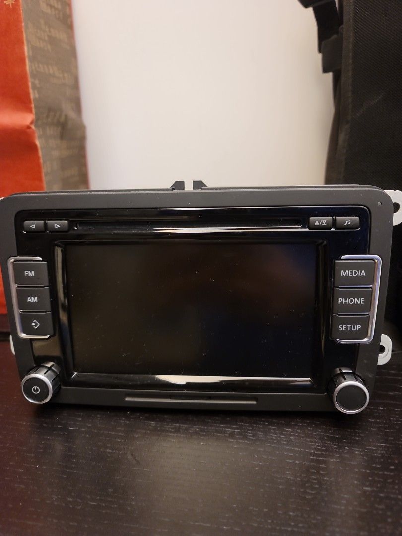VW Volkswagen Golf Jetta GT 原裝車機 LCD 6CD SD Card, 汽車配件, 改裝、內外零件 - Carousell