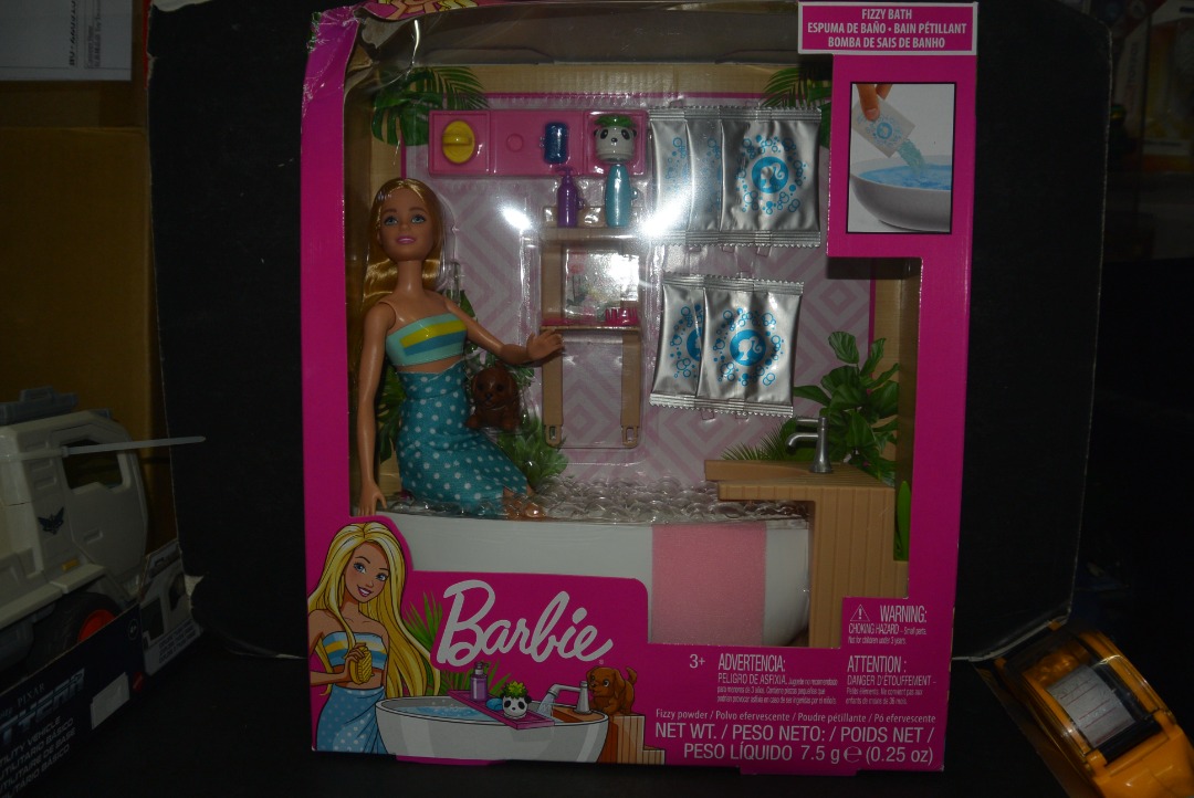 Barbie Fizzy Bath Doll and Play set, 興趣及遊戲, 玩具 & 遊戲類 - Carousell