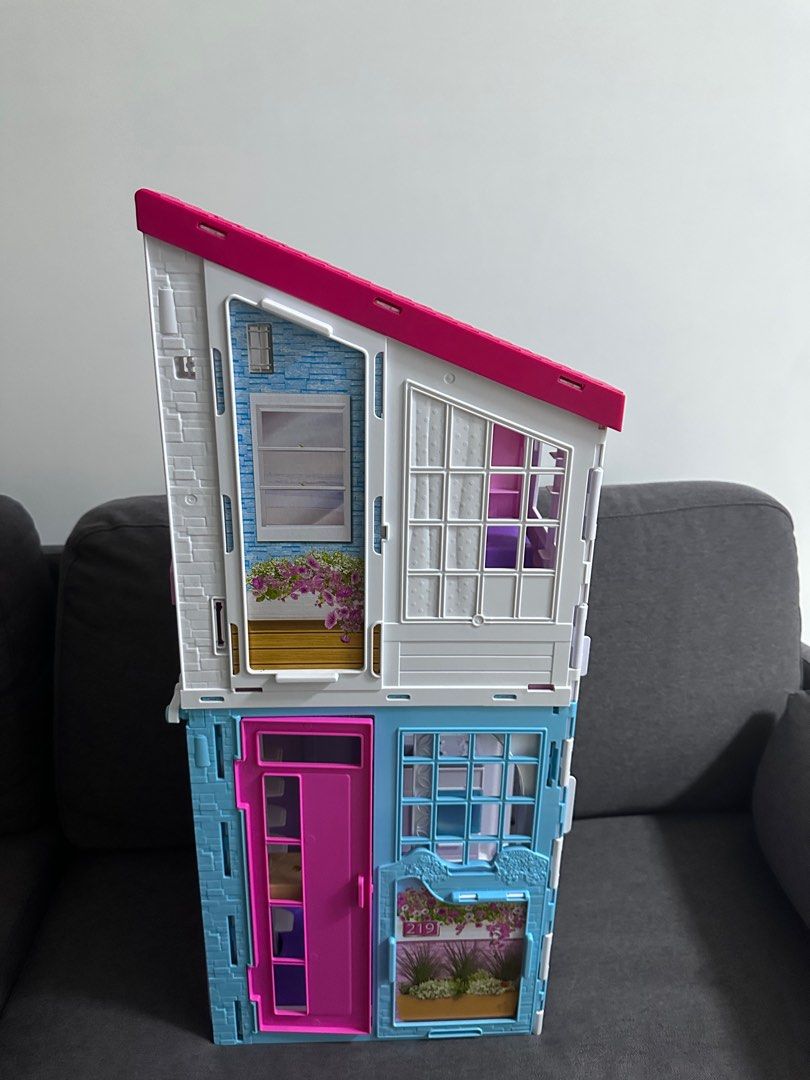 Barbie malibu house play set, Hobbies & Toys, Toys & Games on Carousell