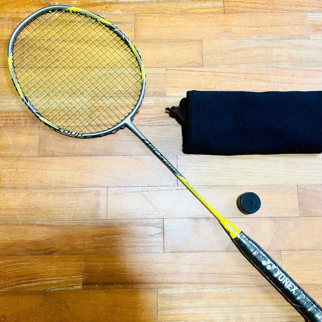 [Bundle] Brand New Yonex Arcsaber 7 Tour 4ug6 Badminton strung with Yonex BG66 Force Badminton ...