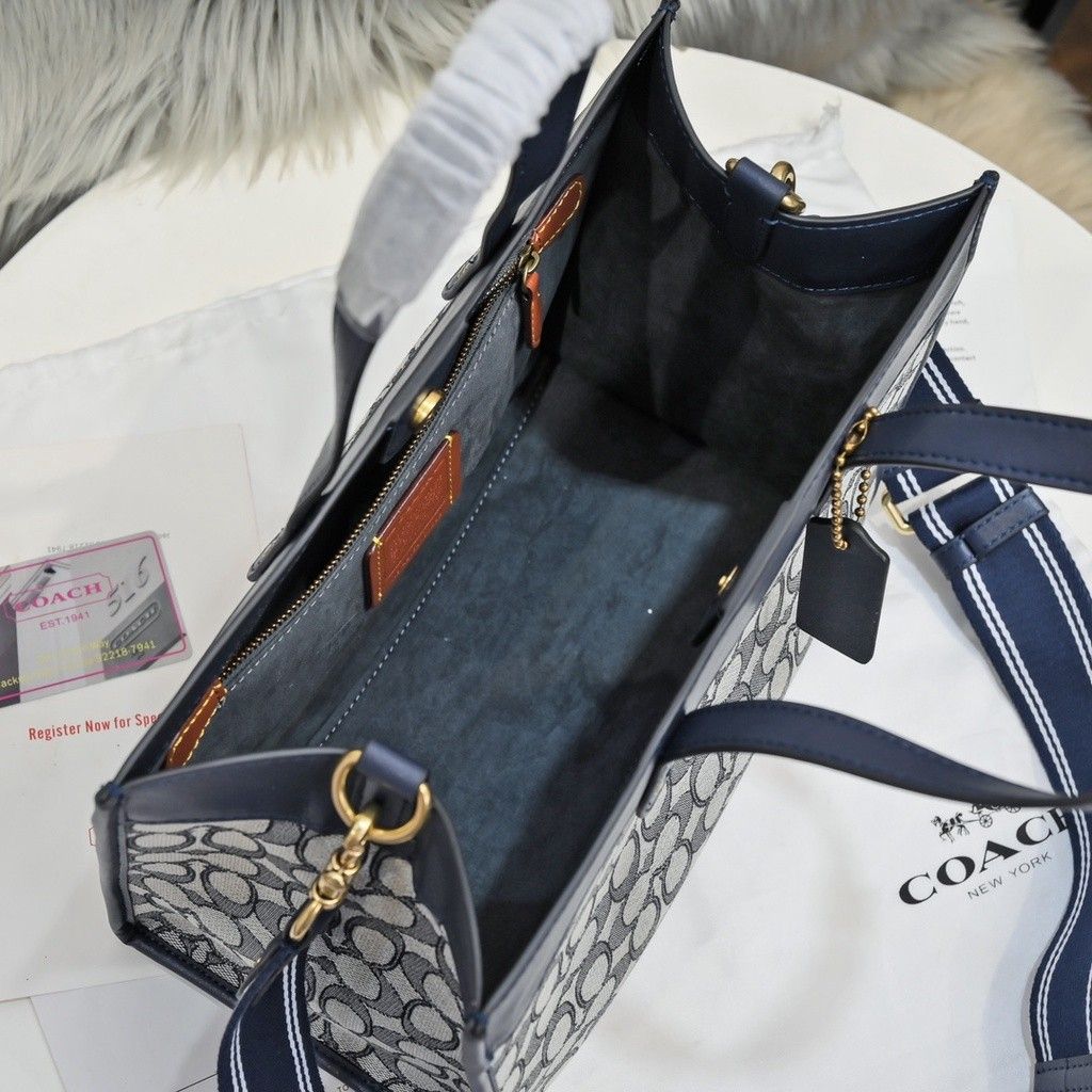 Coach Field Tote 30 in Signature, Women's Fashion, Bags & Wallets, Tote ...