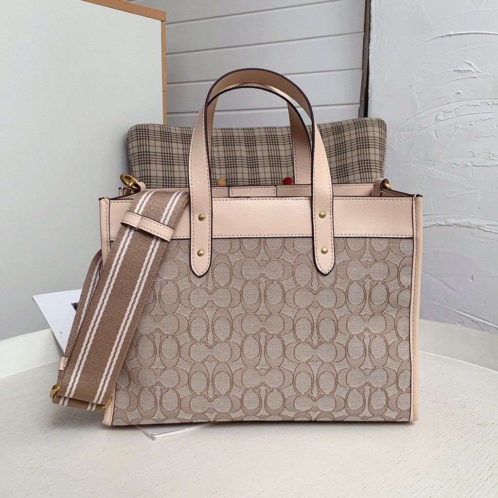 Coach Field Tote 30 in Signature, Women's Fashion, Bags & Wallets, Tote ...
