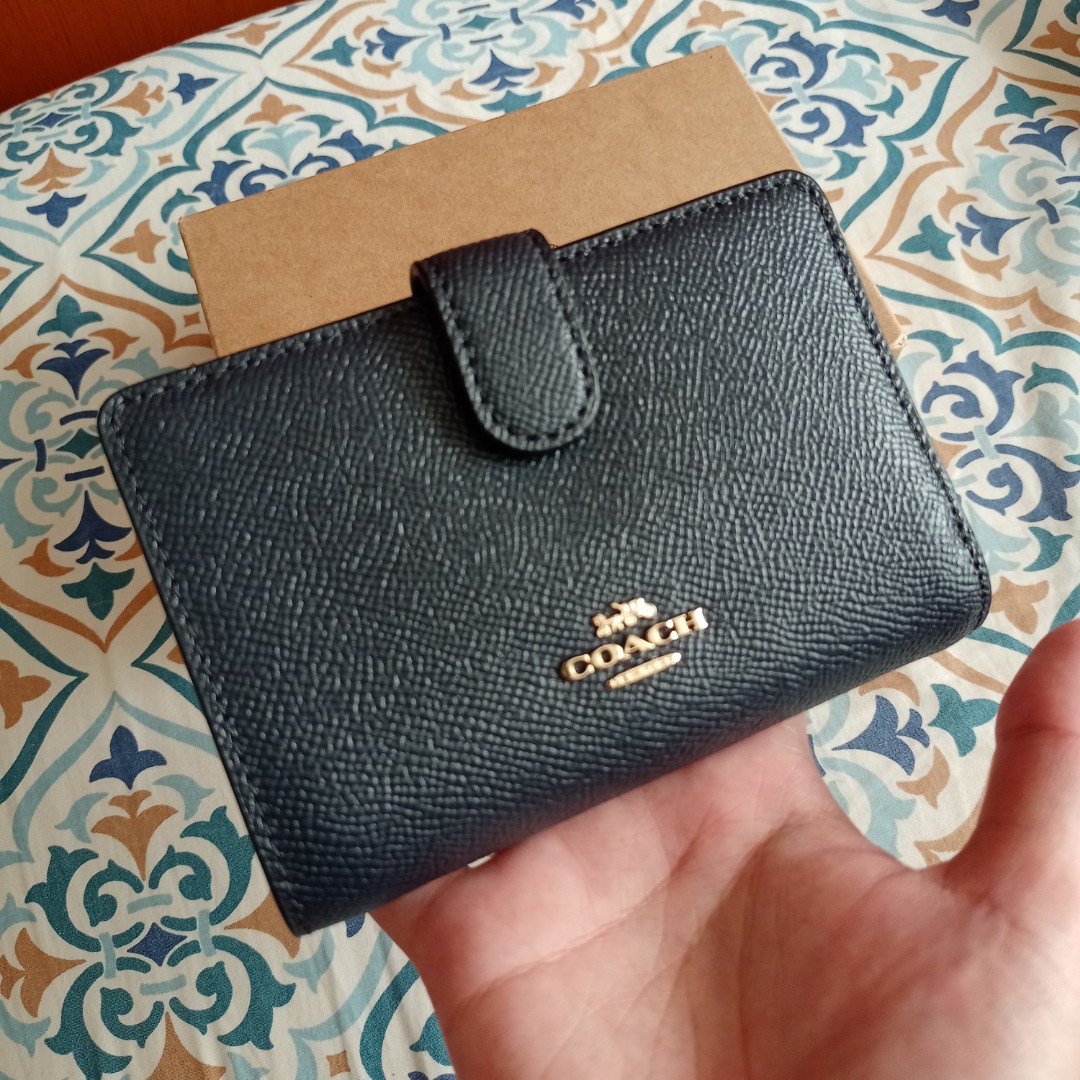Coach Medium Bifold Wallet, Luxury, Bags & Wallets on Carousell