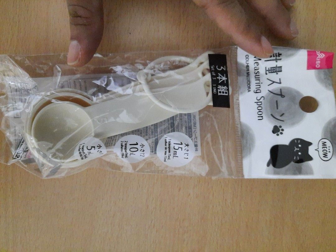 Daiso Set of measuring spoons, Furniture & Home Living, Kitchenware ...