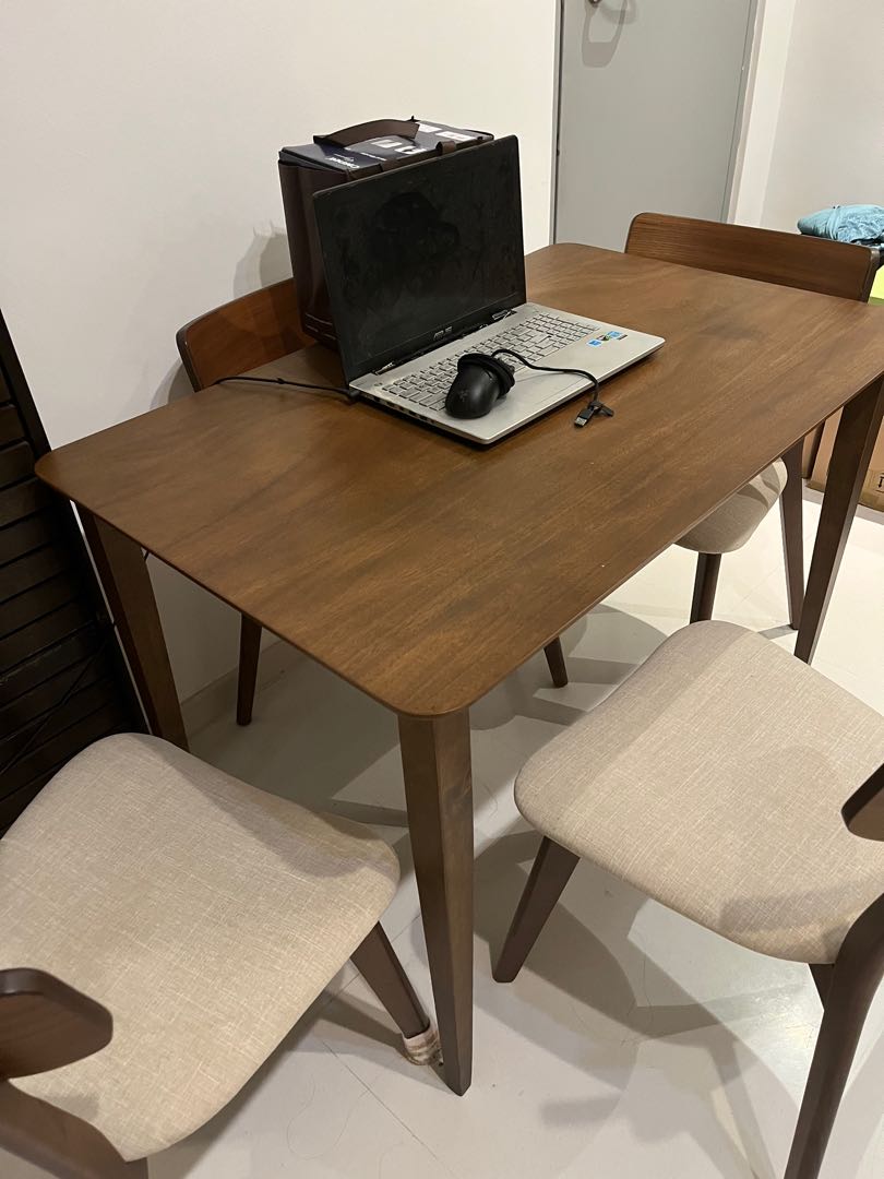 Hipvan Fortytwo Dining table set with chairs plus two free shelves ...
