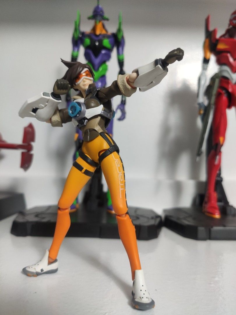 Figma 352 Tracer from Overwatch, Hobbies & Toys, Toys & Games on Carousell
