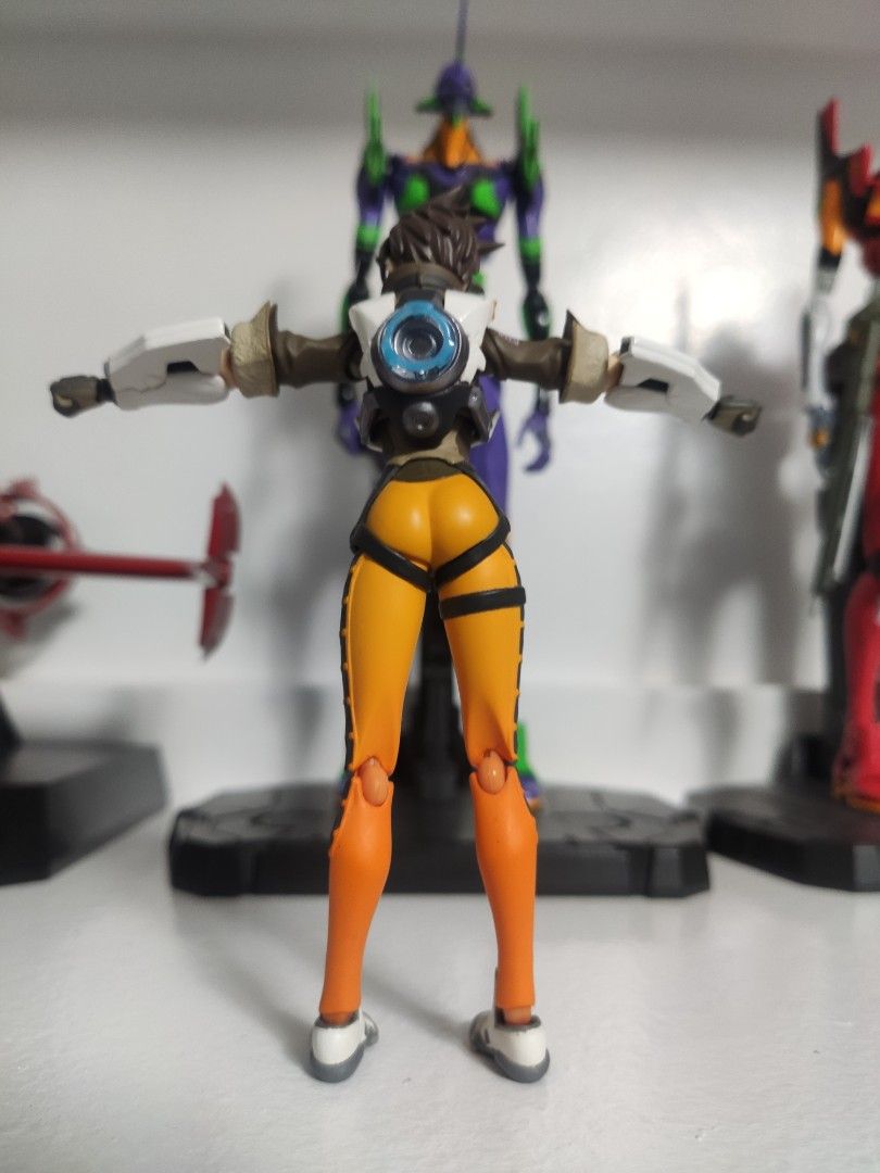 Figma 352 Tracer from Overwatch, Hobbies & Toys, Toys & Games on Carousell