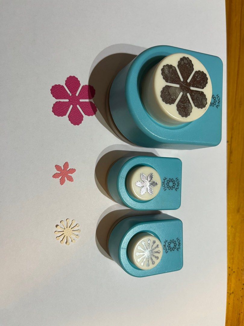 Flower die cut and emboss set, Hobbies & Toys, Stationery & Craft ...