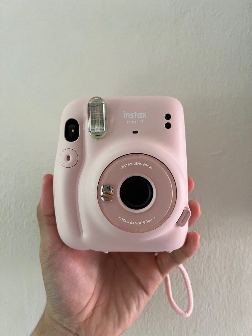 Fujifilm Instax Mini 11 Polaroid Camera, Photography, Cameras on Carousell