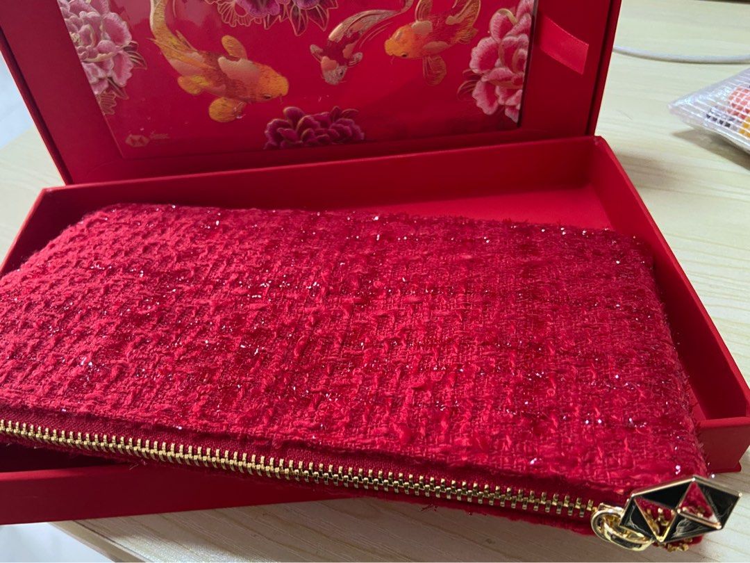 HSBC 2023 Private Banking gift set, Hobbies & Toys, Memorabilia ...