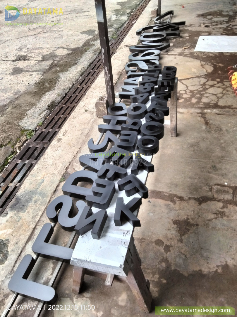 Huruf Timbul Murah Plat Galvanis Cat Duko, Desain & Kerajinan Tangan ...