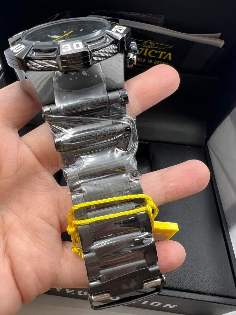 Invicta Batman, Men's Fashion, Watches & Accessories, Watches on Carousell