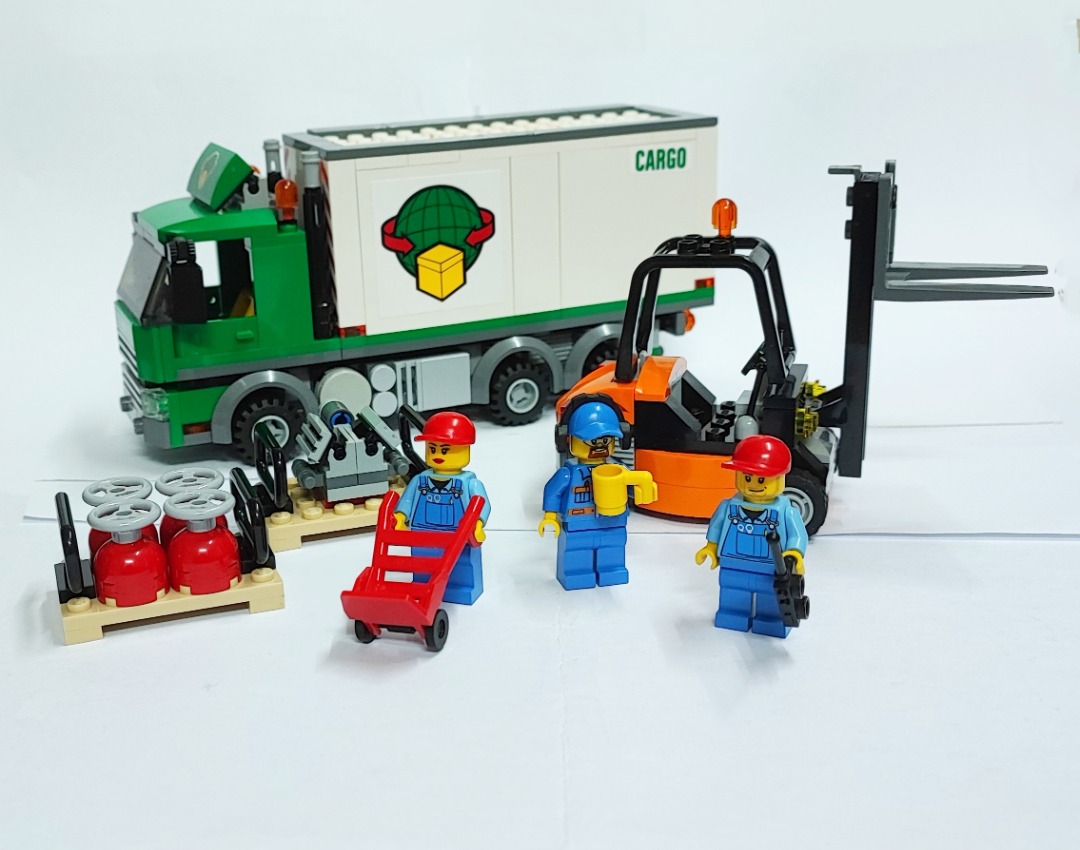 Lego city 60020 樂高 積木 Cargo Truck , 興趣及遊戲, 玩具 & 遊戲類 - Carousell