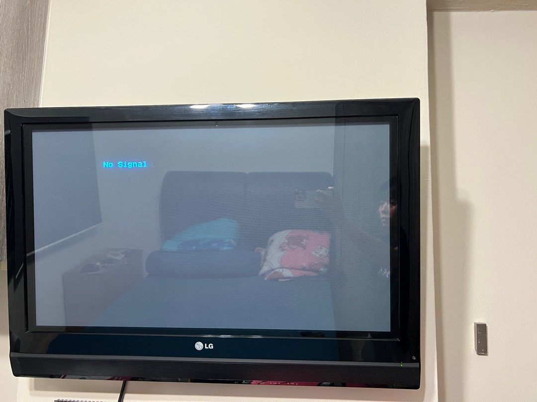 Lg plasma Tv 32inch, TV & Home Appliances, TV & Entertainment, TV on ...