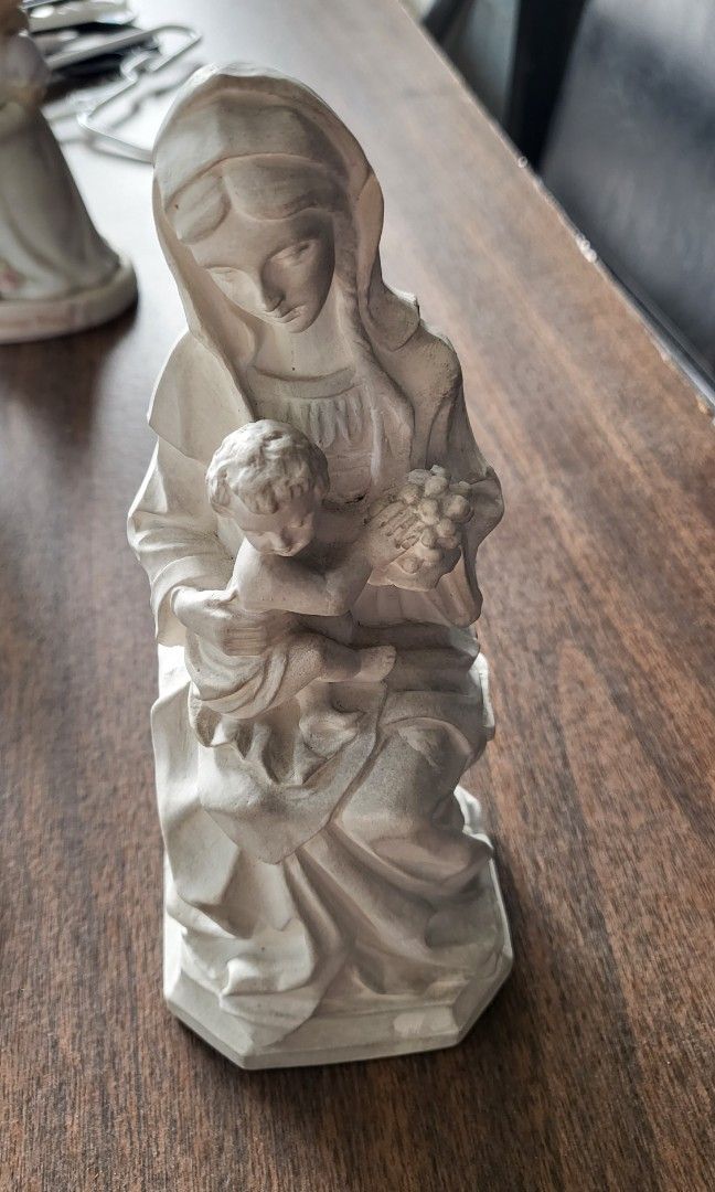 Mama Mary Statue Hobbies And Toys Memorabilia And Collectibles Religious Items On Carousell