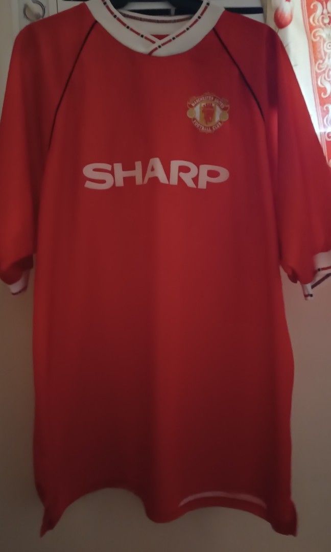Manchester United Sharp Football Jersey, Men's Fashion, Activewear on ...