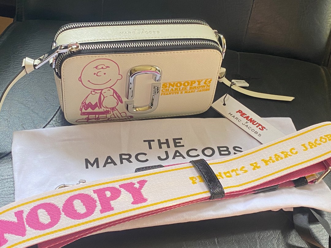 Marc Jacobs Snapshot Peanuts Edition, Women's Fashion, Bags & Wallets ...