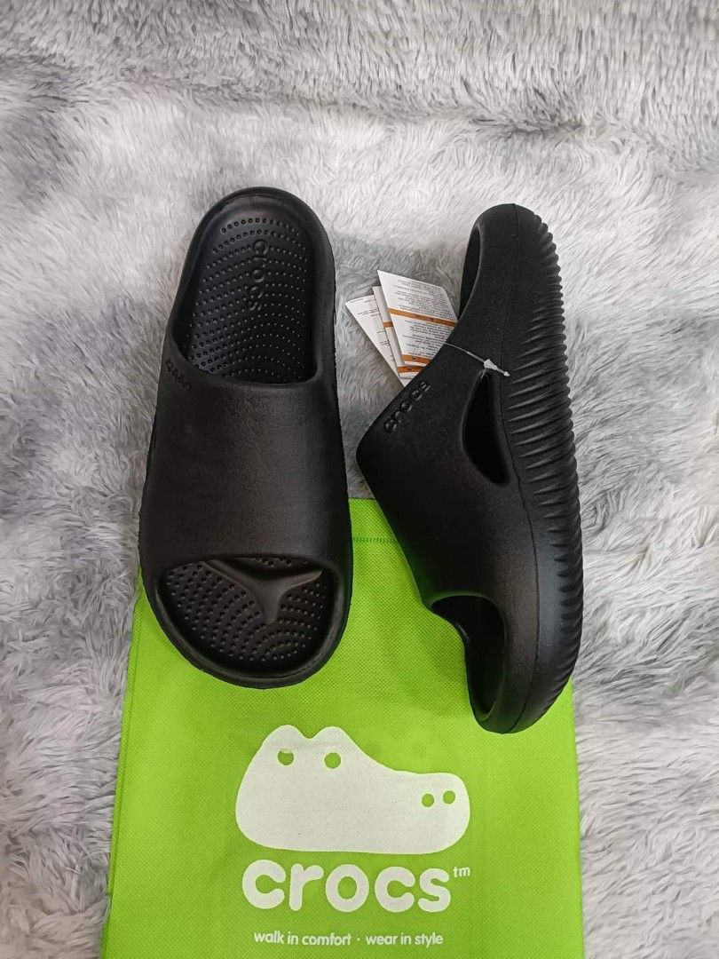 Melow crocs for men and women, Men's Fashion, Footwear, Slippers & Slides on Carousell