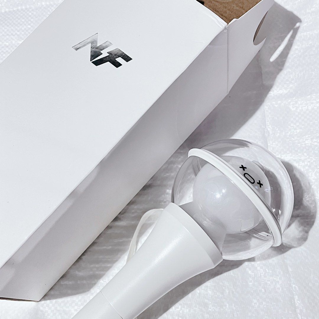 NFlying Lightstick NFie Bong, Hobbies & Toys, Memorabilia ...