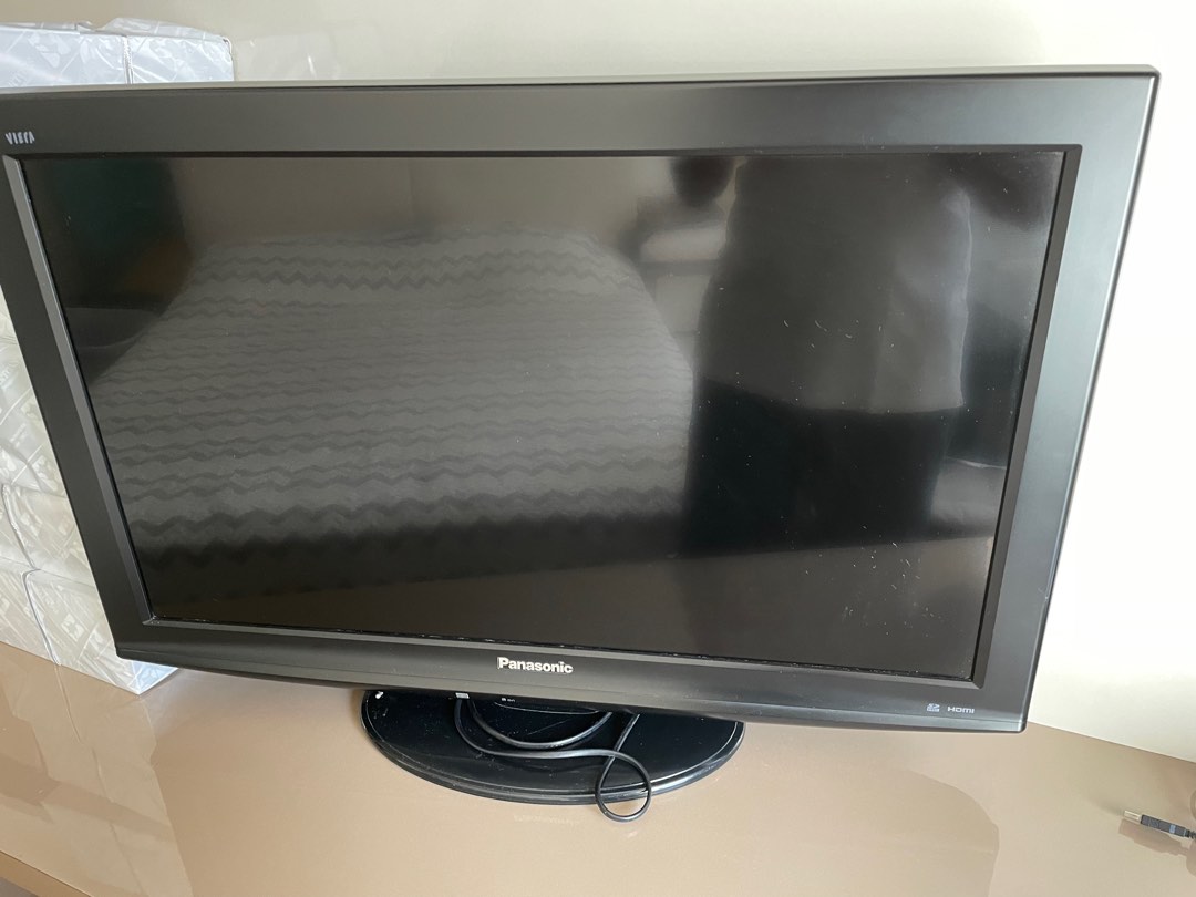 Panasonic 32 LCD- No remote, TV & Home Appliances, TV & Entertainment ...