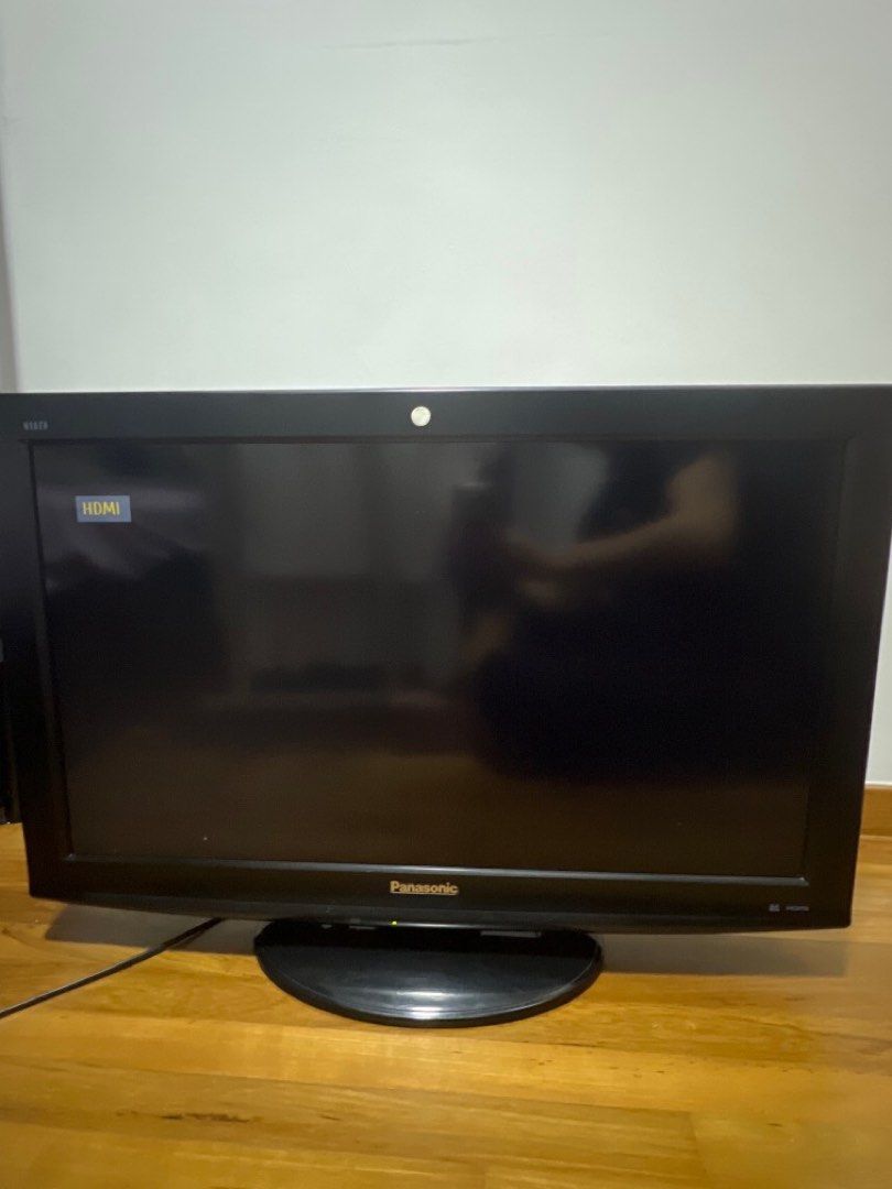 Panasonic TH-L32C2S TV, TV & Home Appliances, TV & Entertainment, TV on ...