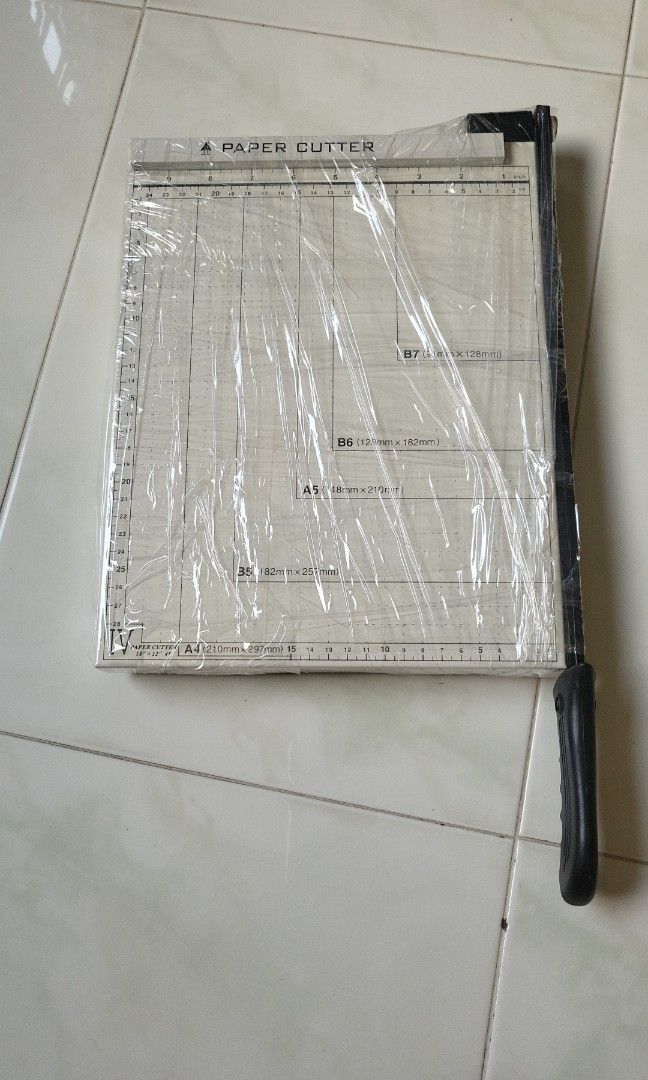 Paper cutter, Hobbies & Toys, Stationery & Craft, Craft Supplies ...