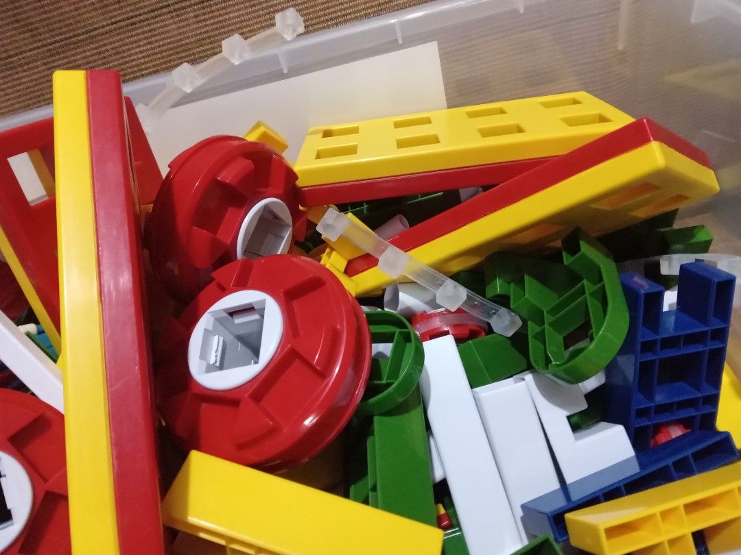 Php1200. Lux Blocks 1 big plastic box full of blocks and character ...