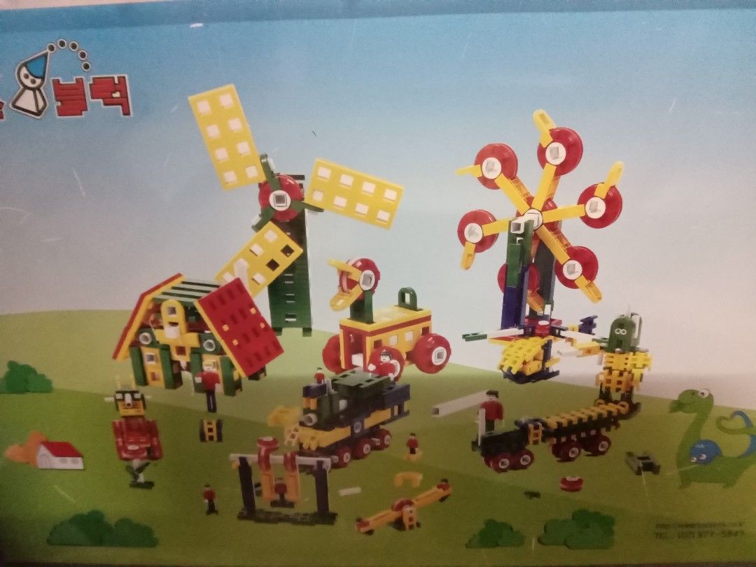 Php1200. Lux Blocks 1 big plastic box full of blocks and character ...