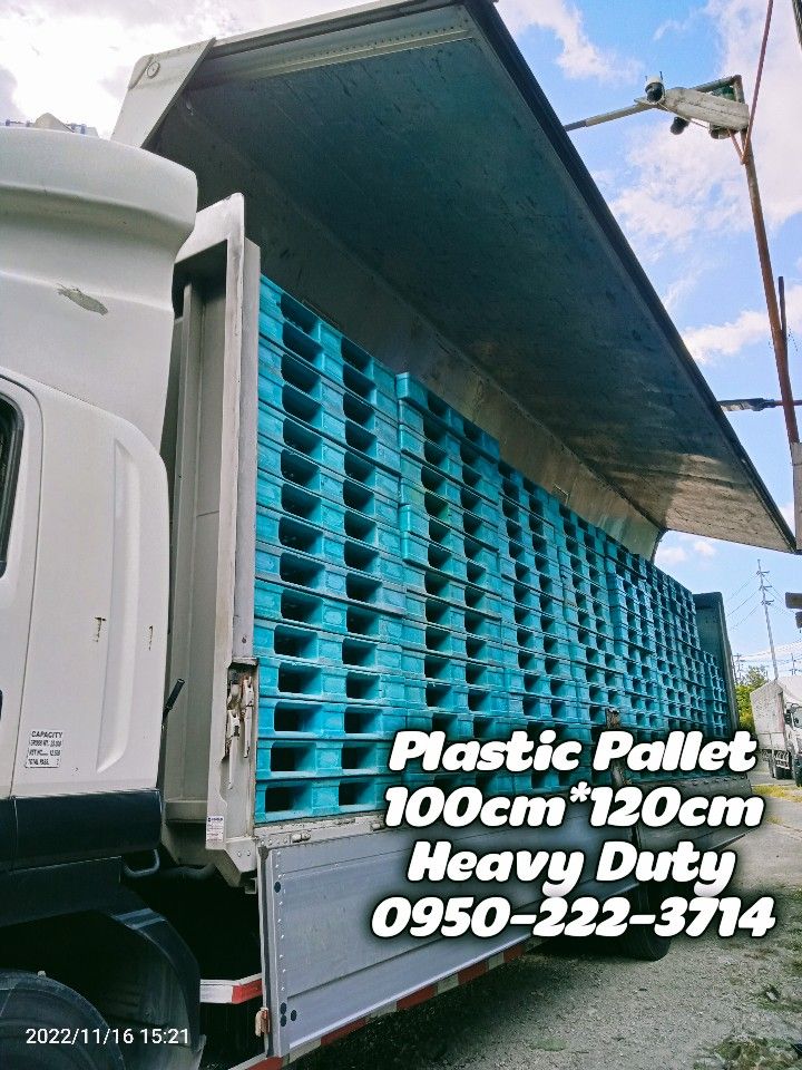 Plastic Pallet, Commercial & Industrial, Industrial Equipment on Carousell