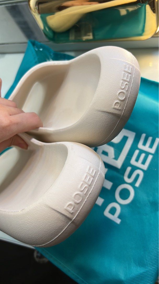 Posee slippers, Women's Fashion, Footwear, Slippers and slides on Carousell
