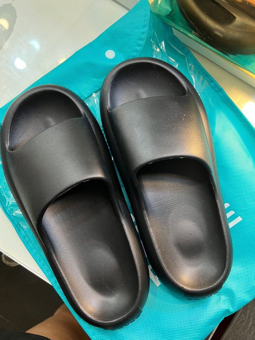 Posee Slippers, Women's Fashion, Footwear, Slippers and slides on Carousell