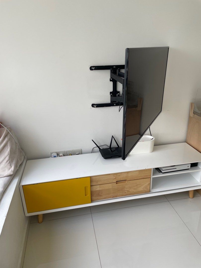 Rotating tv wall mount up to 65, Everything Else on Carousell