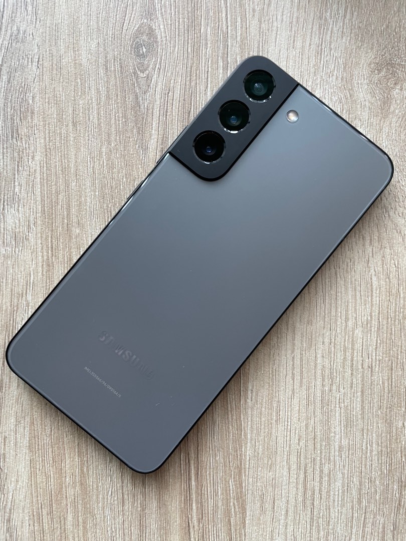 Samsung S22 in special edition graphite grey, Mobile Phones & Gadgets ...