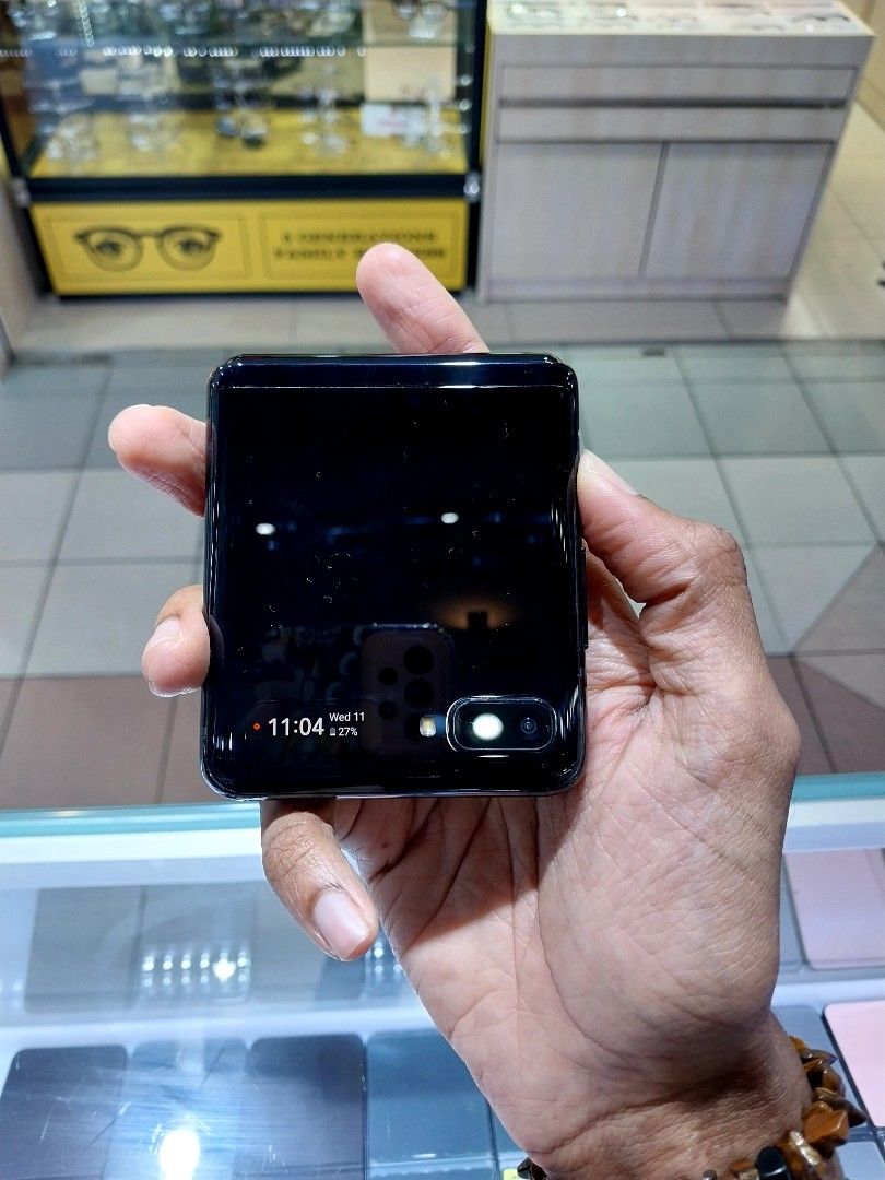 Samsung z flip 8+256, Mobile Phones & Gadgets, Mobile Phones, Android ...