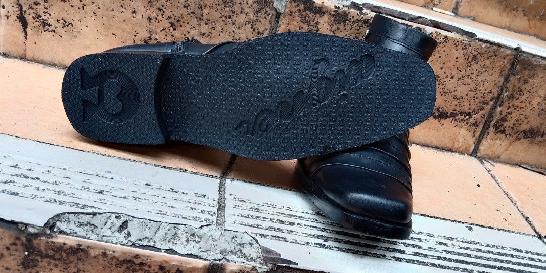 Sepatu booth Aigner kulit asli 100 % original, Fesyen Pria, Sepatu ...