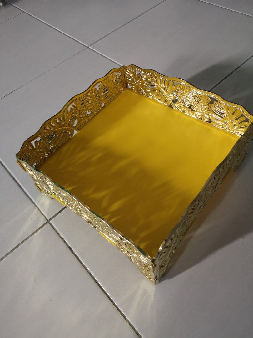 Jual dulang hantaran emas (gold) 6 dulangg, Hobbies & Toys, Stationery ...