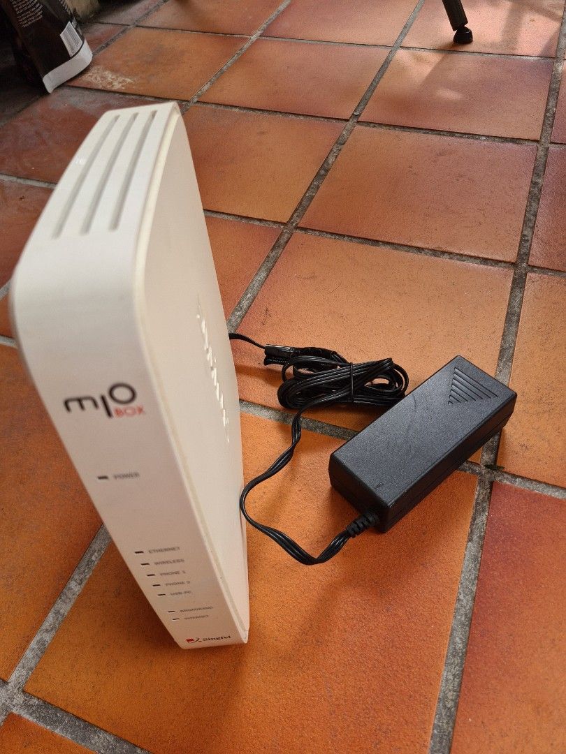 Singtel 2wire MIO box router 2701HGV-E, Computers & Tech, Parts ...