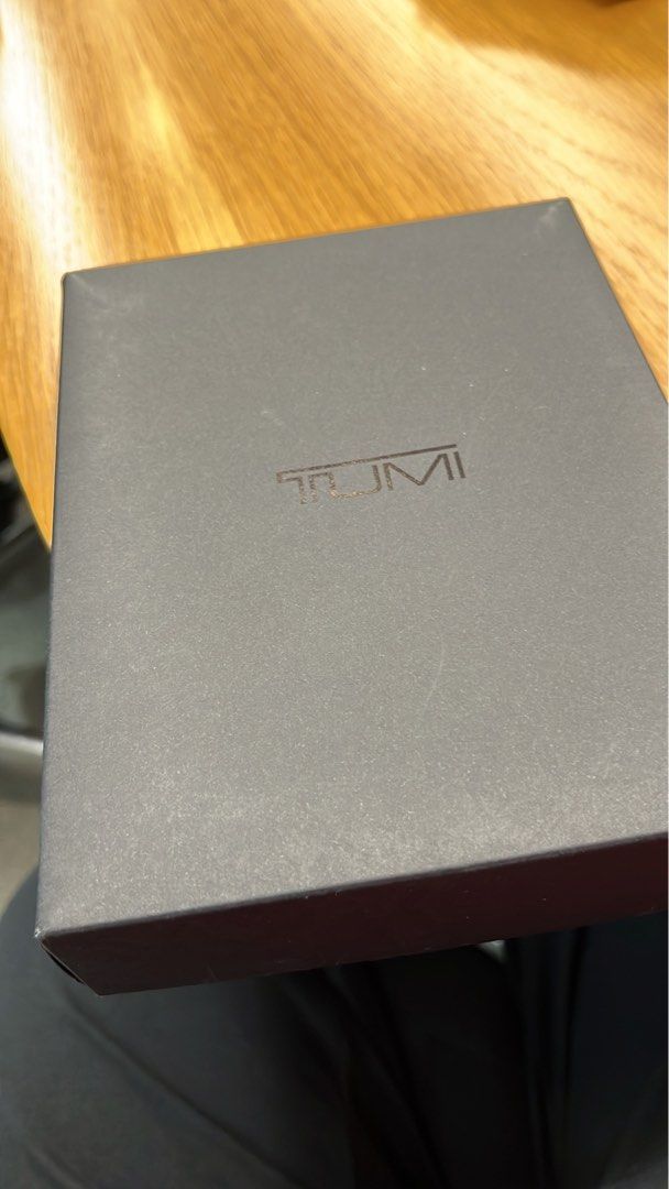 Tumi catchall tray 儲物托盤, 名牌, 飾物及配件 - Carousell