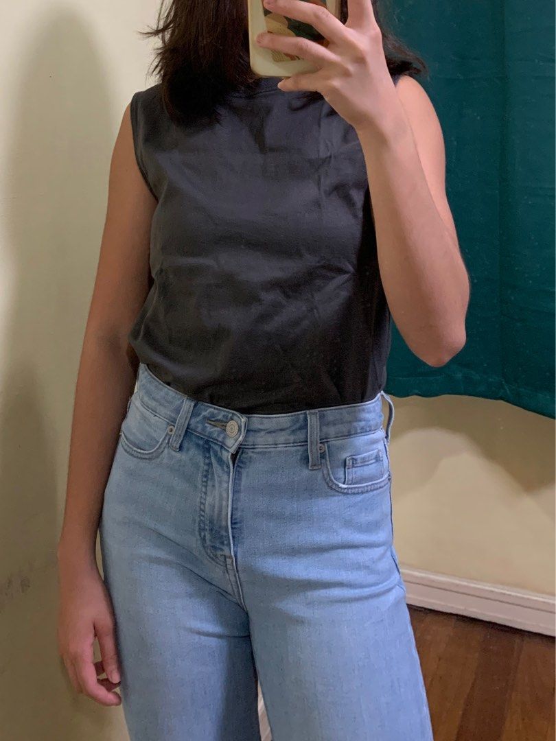 Uniqlo dark gray top, Women's Fashion, Tops, Blouses on Carousell