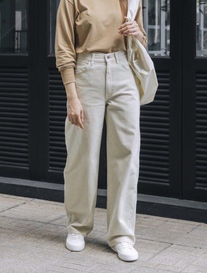 Uniqlo U Rounded Pants (Cream Color), Women's Fashion, Bottoms, Jeans ...