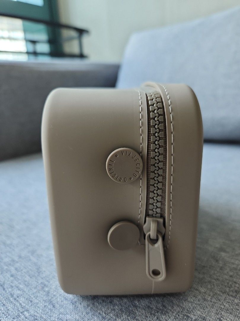 Viajecito Fog Splashkit (Bag only), Women's Fashion, Bags & Wallets ...