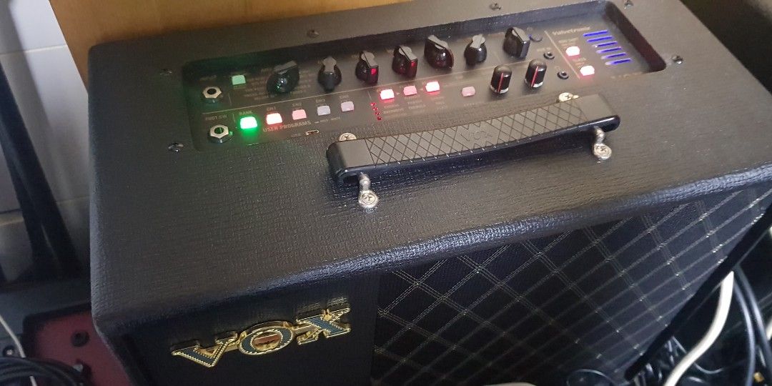 Price dropped! Vox VT40X - 40-watt Hybrid 1x10" Modeling Guitar Combo ...