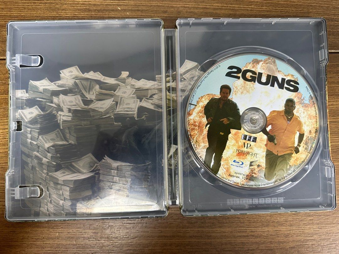 鐵盒版 Blu-ray 電影 - 2 Guns 《孖Gun雙雄》, 興趣及遊戲, 音樂、樂器 & 配件, 音樂與媒體 - CD 及 DVD - Carousell