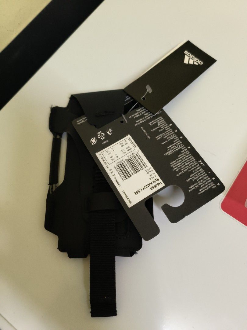 Adidas run handy case, Sports Equipment, Other Sports Equipment and ...